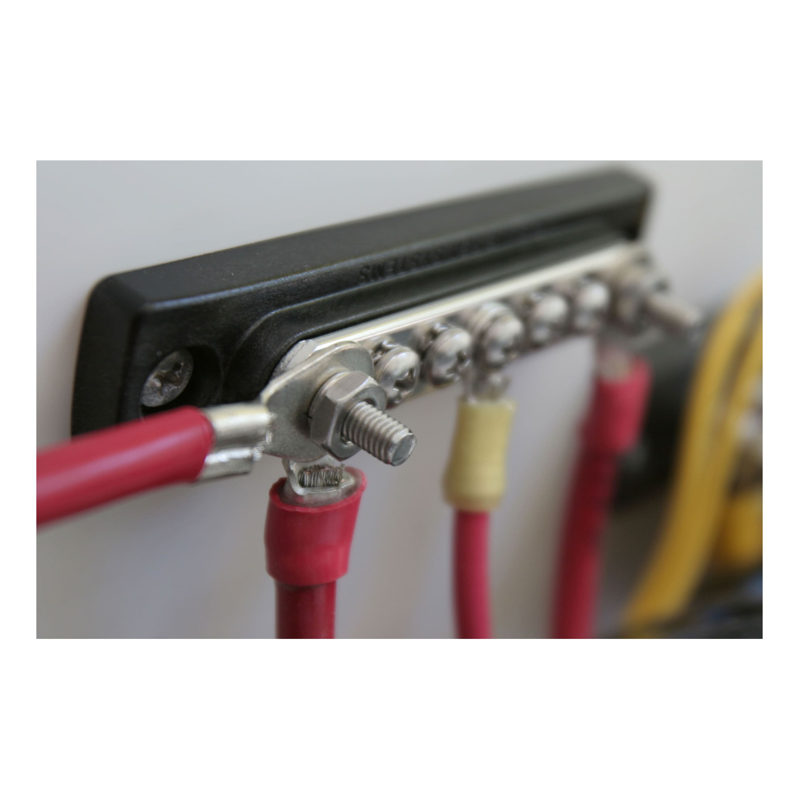 Blue Sea Common 100A Mini BusBar | Cabela's Canada